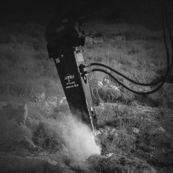 Excavator Attachments | Buckets, Loading Ramps & More - ITR